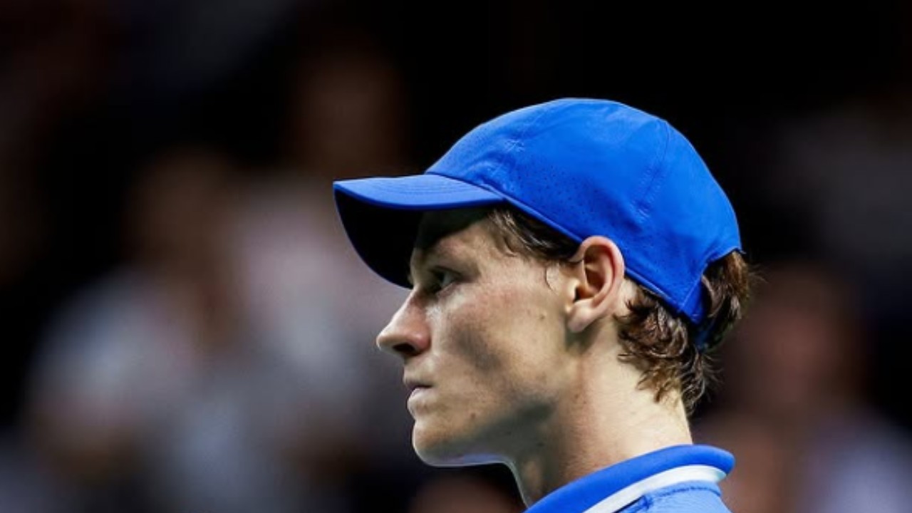 "NON VINCE NEMMENO LA CORSA CON I SACCHI", Ultim'ora Sinner | Alcaraz ...